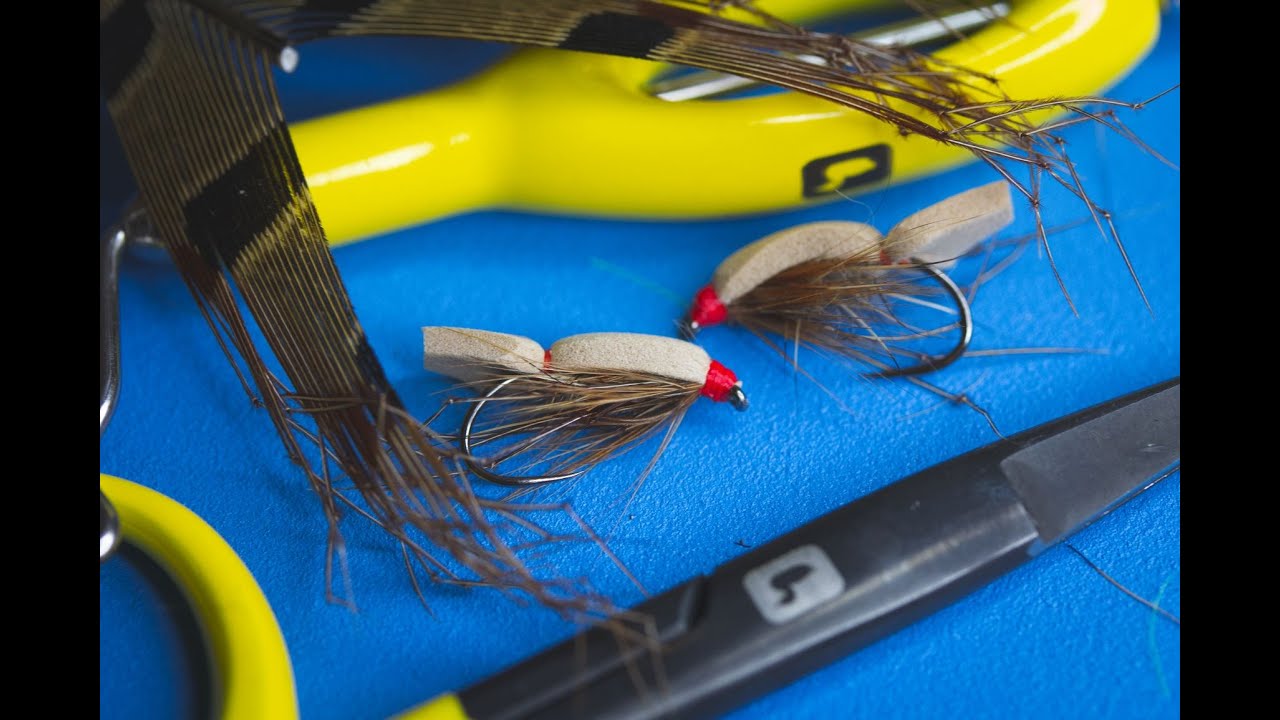 FLIES THAT CATCH FISH Tying The Flat Daddy - YouTube