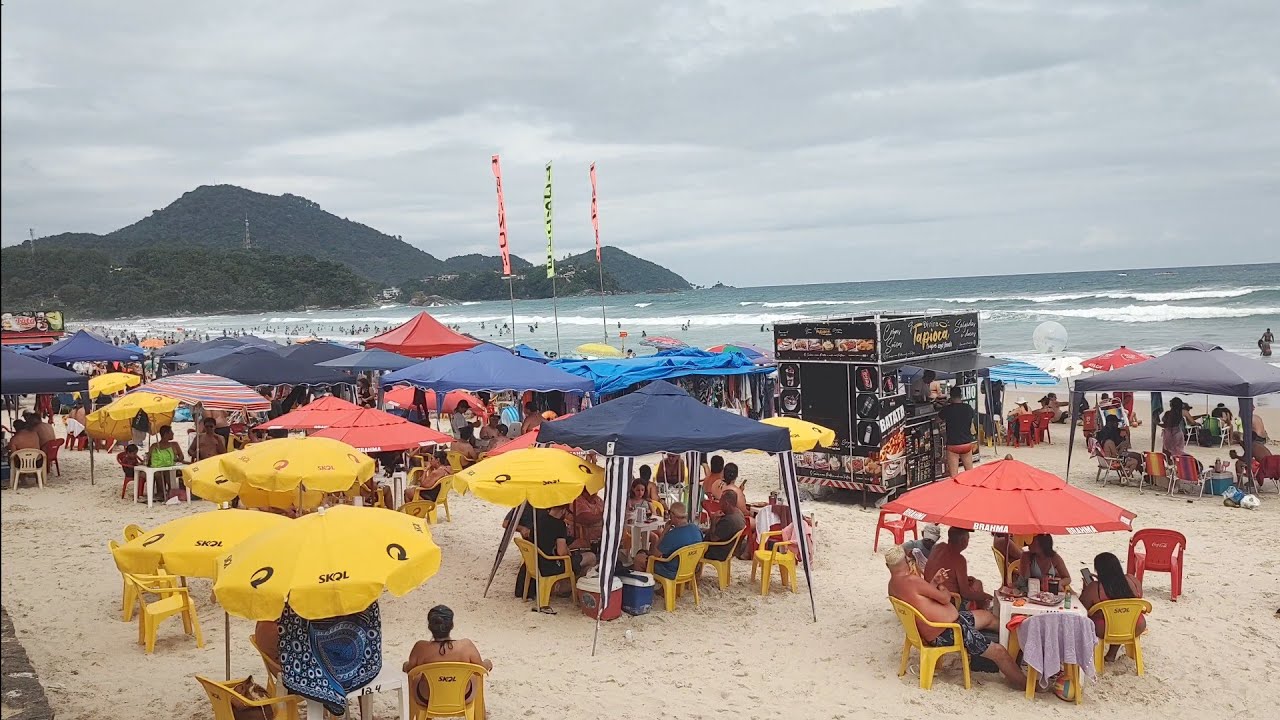 Praia grande lotada em Ubatuba SP nesse domingo - YouTube