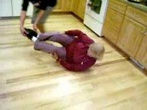 breakdance grandma - YouTube