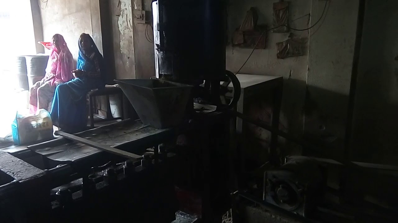 Oil speller machine - YouTube