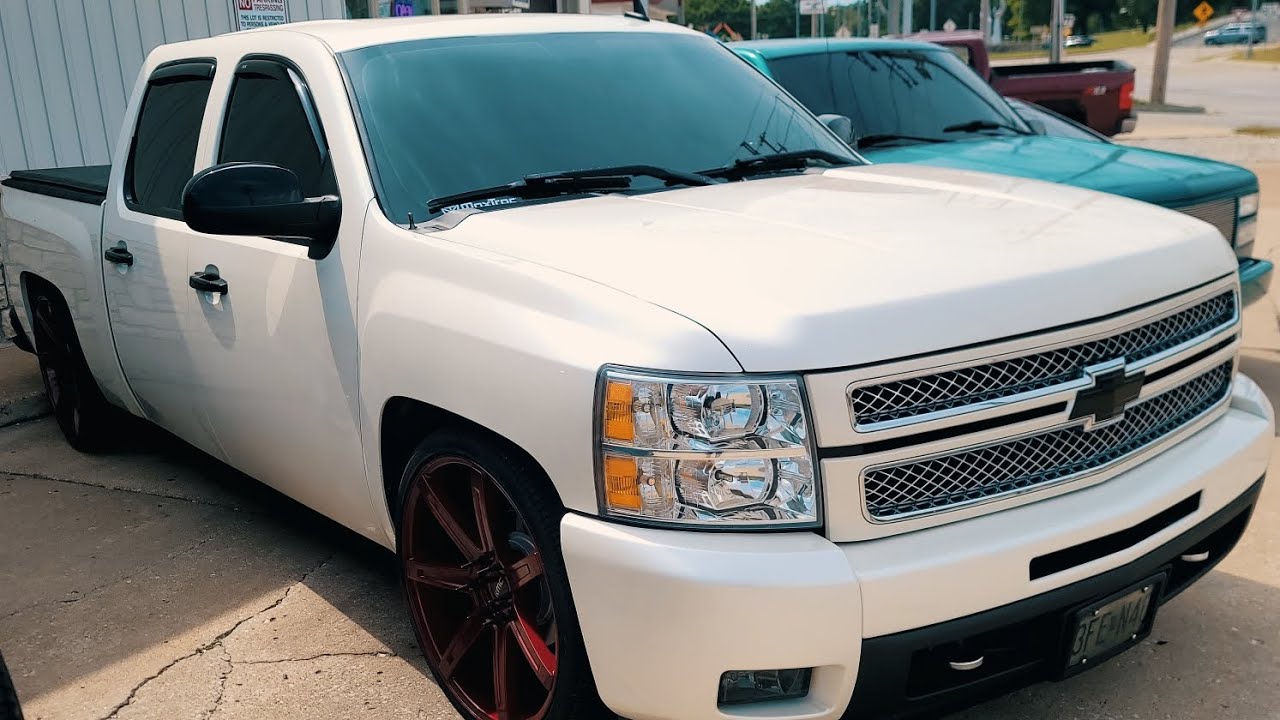 2012 silverado slammed on 24s , build progress - YouTube