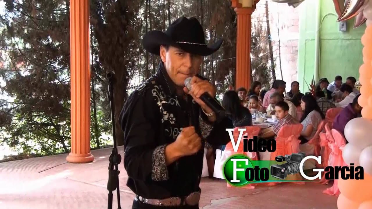 Sebastian Alejandro en los XV de Mari Jose.wmv - YouTube