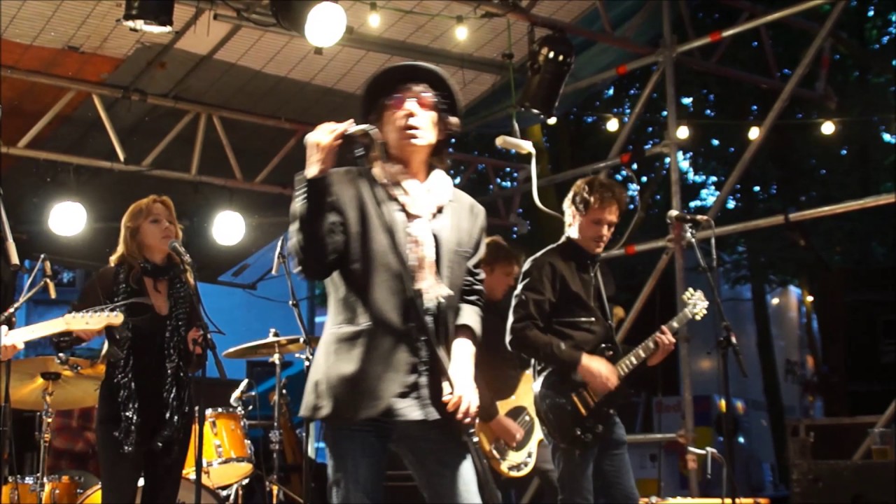 Dubbe And The Beast Live - Iron Muide 2017 - YouTube