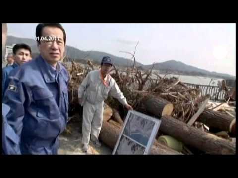 Japon İmparatoru, afetzedeleri ziyaret etti