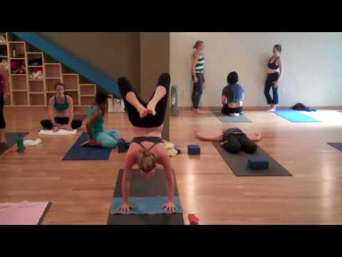 Crazy Yoga Transitions with Marysia Weiss - YouTube
