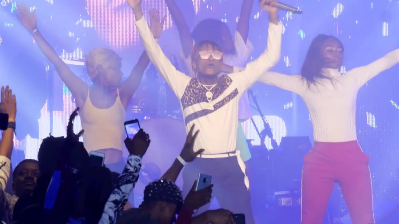 Innoss'B - Yo Pe Concert Live @ ShowBuzz - 15 novembre 2019 - YouTube