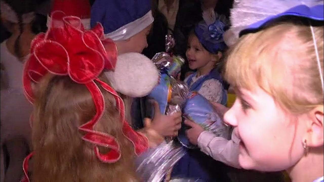 Сюрпризный момент. Новогодний утренник - YouTube