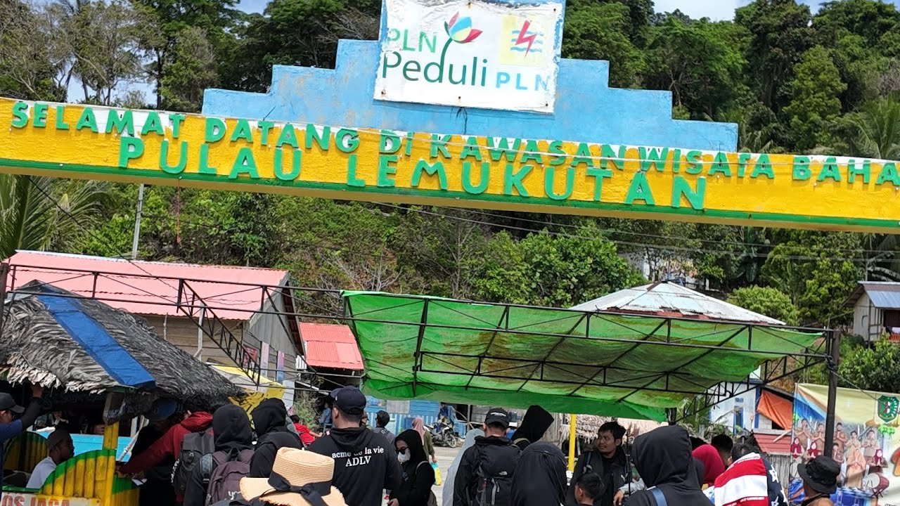 PULAU LEMUKUTAN KALBAR. SUASANA, PERJALANAN & INFO HARGA PAKET WISATA ...