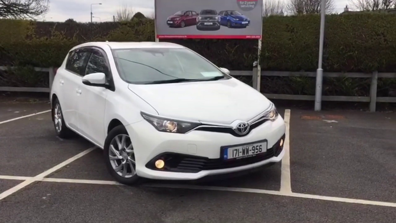 2017 Toyota Auris - 1.2T LUNA - YouTube