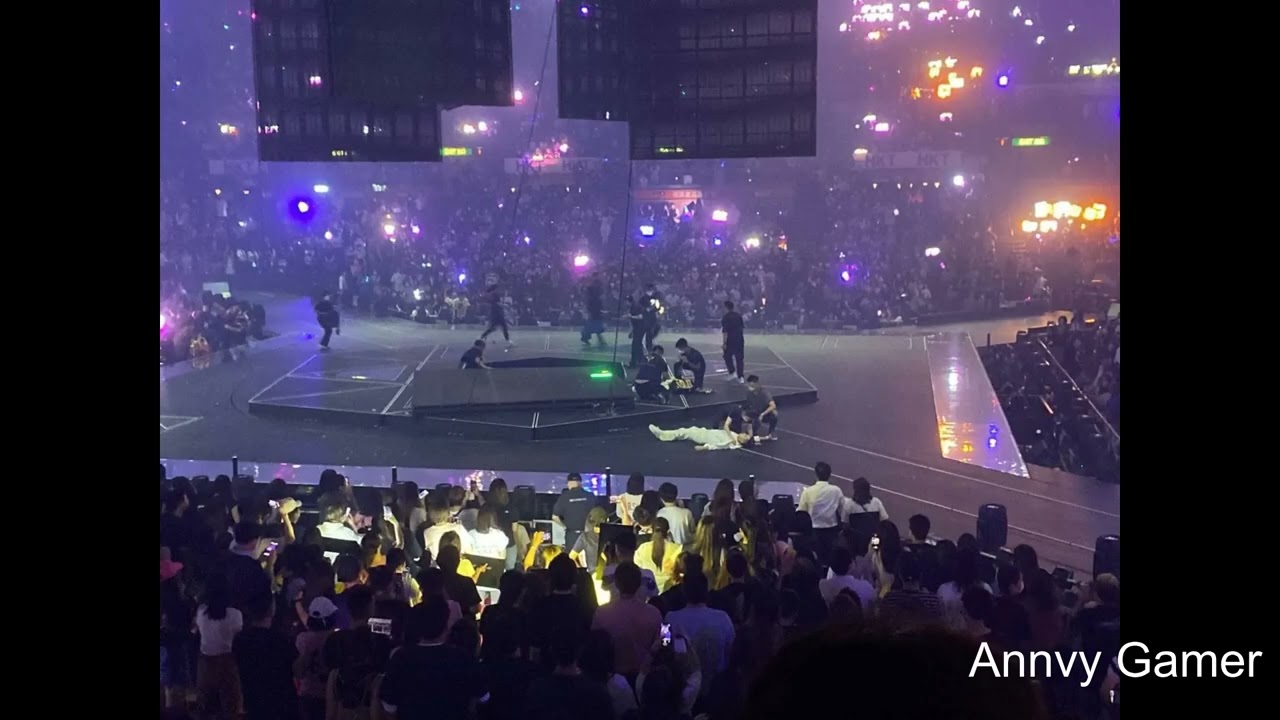 Watch Mirror K Pop Band Concert Accident In Hong Kong During ...