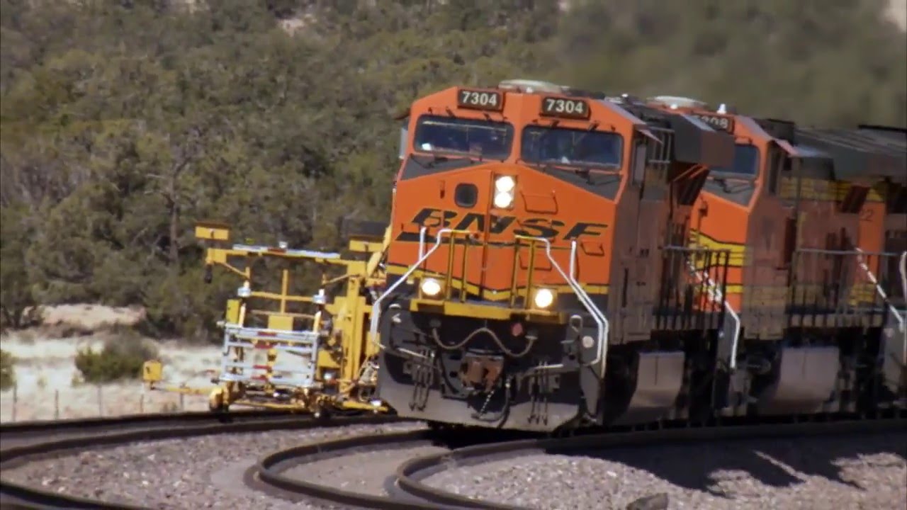 How Centralized Traffic Control makes rail traffic more efficient - YouTube