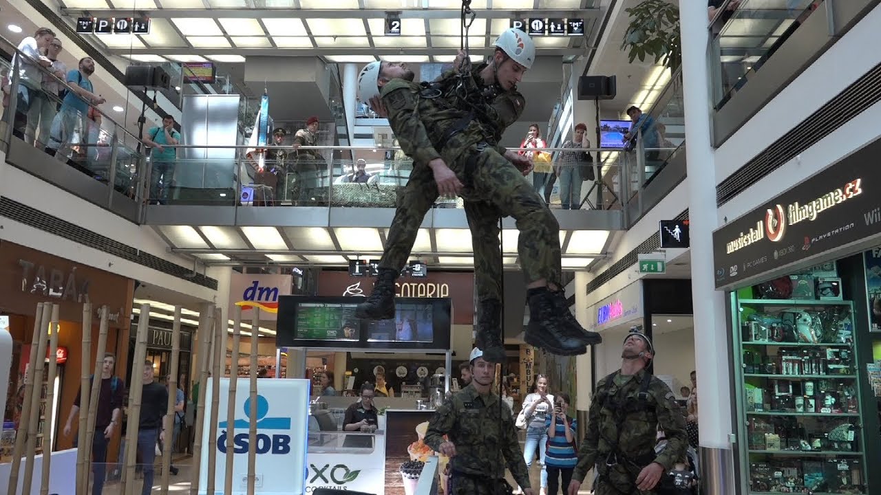 ARMY DEN 2018 - YouTube