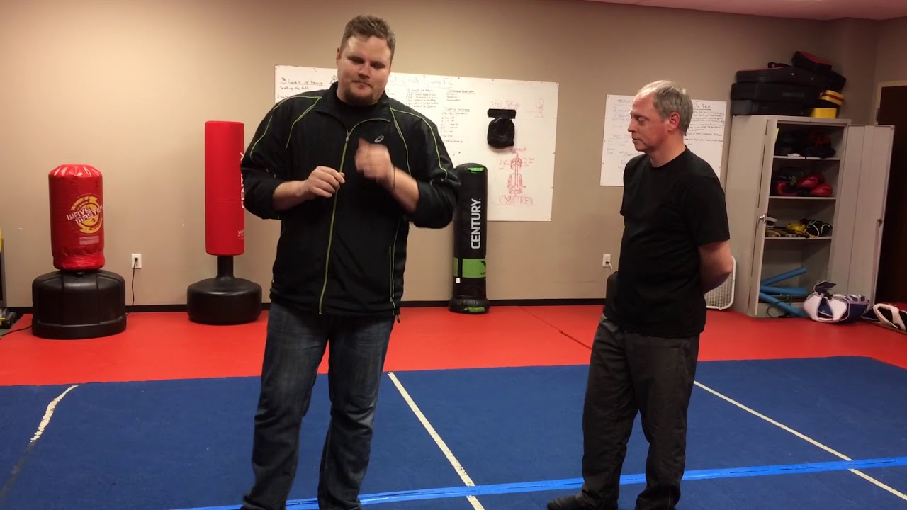 “Jeet tek” combo/ stomp kick round kick - YouTube