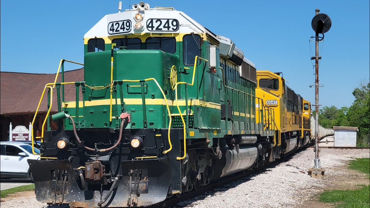 WAMX 4249 leads AWRR 112 west through Elgin Texas(3/26/24) - YouTube