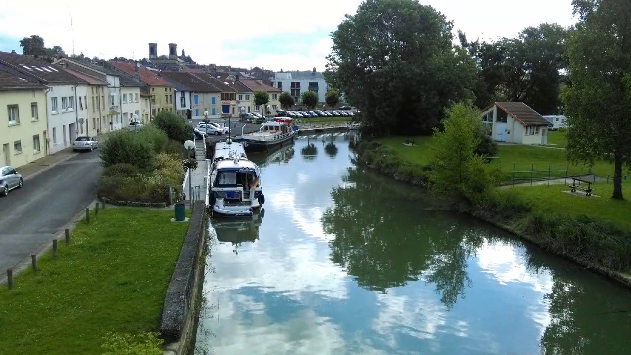 Aire de Stenay (55700) - YouTube