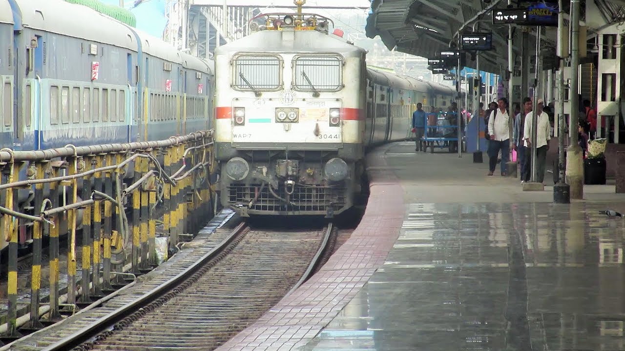 12735 Secunderabad Yesvantpur Garib Rath ExpressARRIVES AT YESHWANTHPUR ...