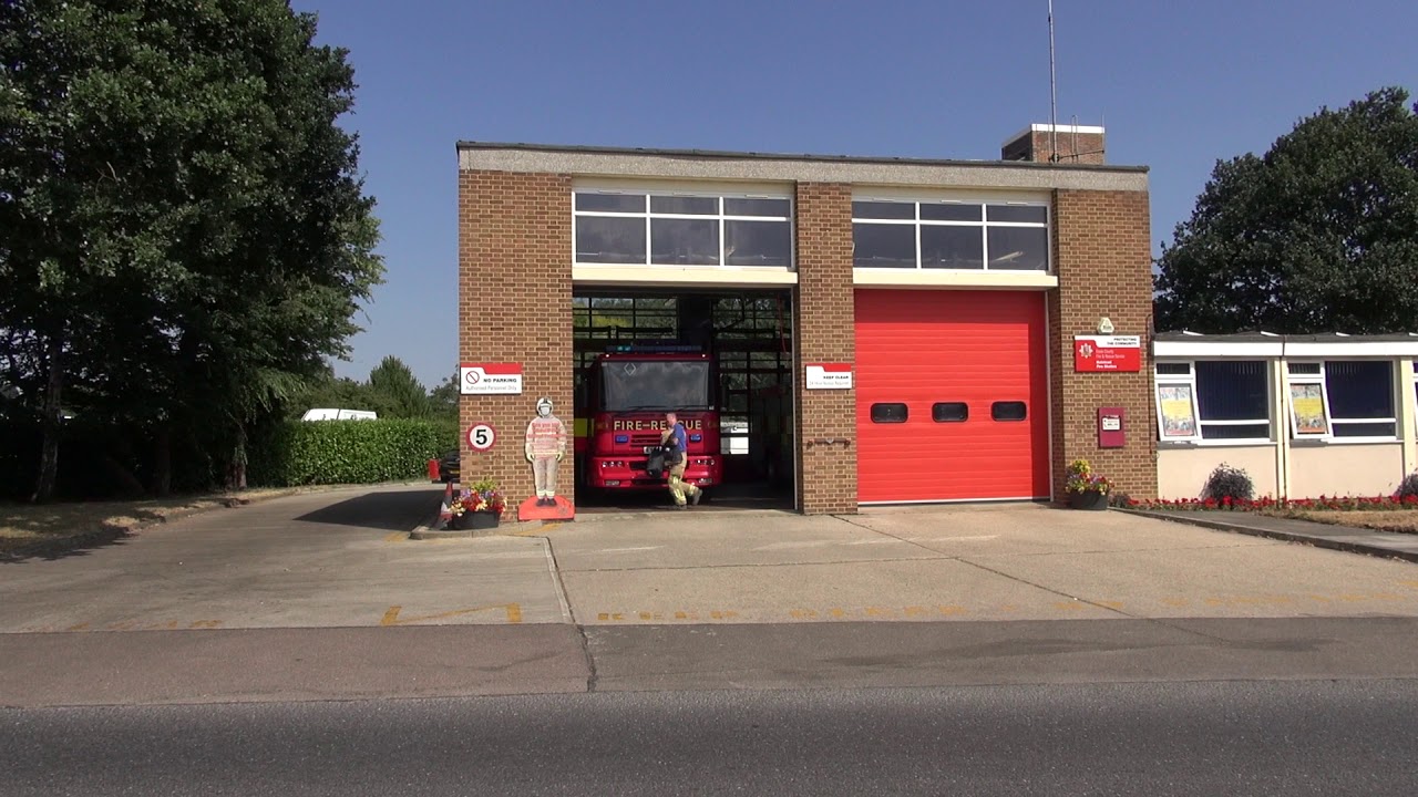 Essex Fire & Rescue Service - Halstead WrT (53reg Spare) Turnout - YouTube