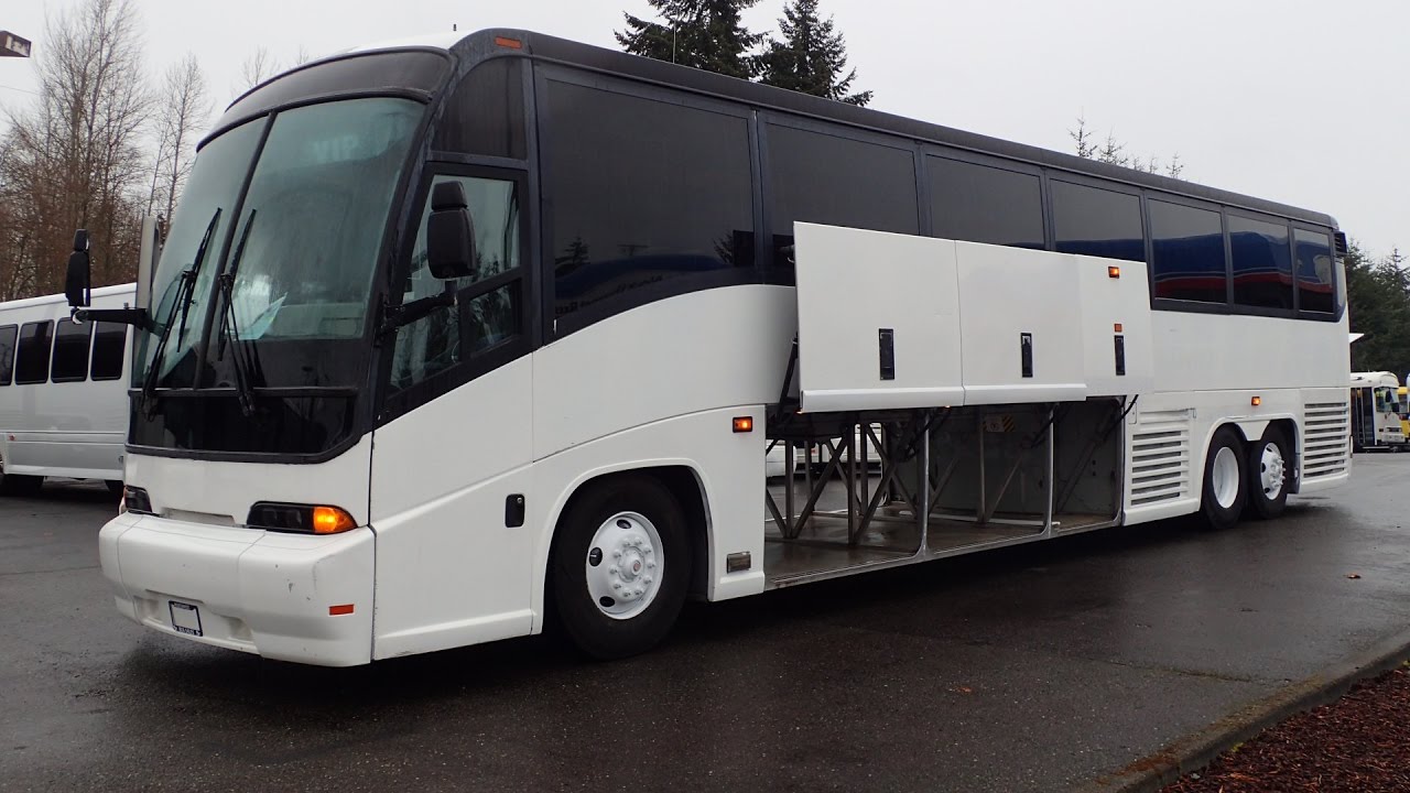 2000 MCI E4500 56 Passenger Motorcoach - C61553 - YouTube