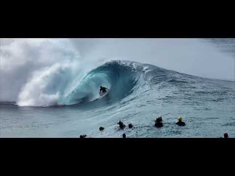 Kelly Slater Comes Out Of Retirement For 28th Year