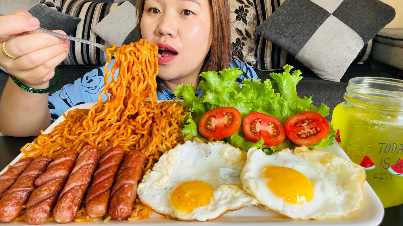 Spicy Current Noodles || Buff Sausage || Sunny Side Up Eggs || Mukbang ...