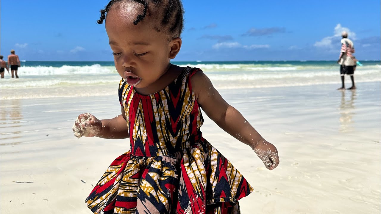 FIRST VACATION WITH BOTH BABIES / DAY 2 - YouTube