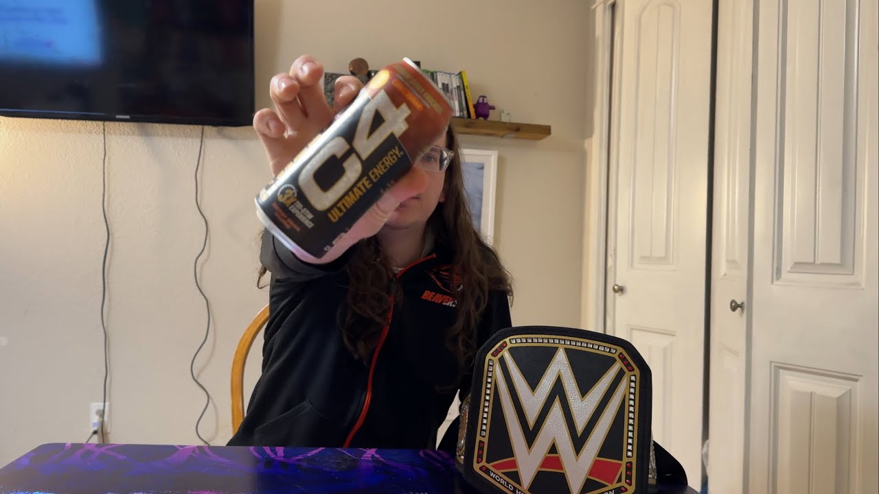 WWE C4 ultimate energy nectarine guava knockout flavor review - YouTube