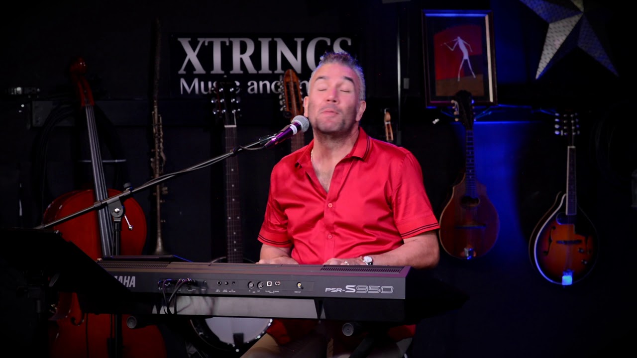 Alex del Sol Piano Bar vocalist/pianist - YouTube