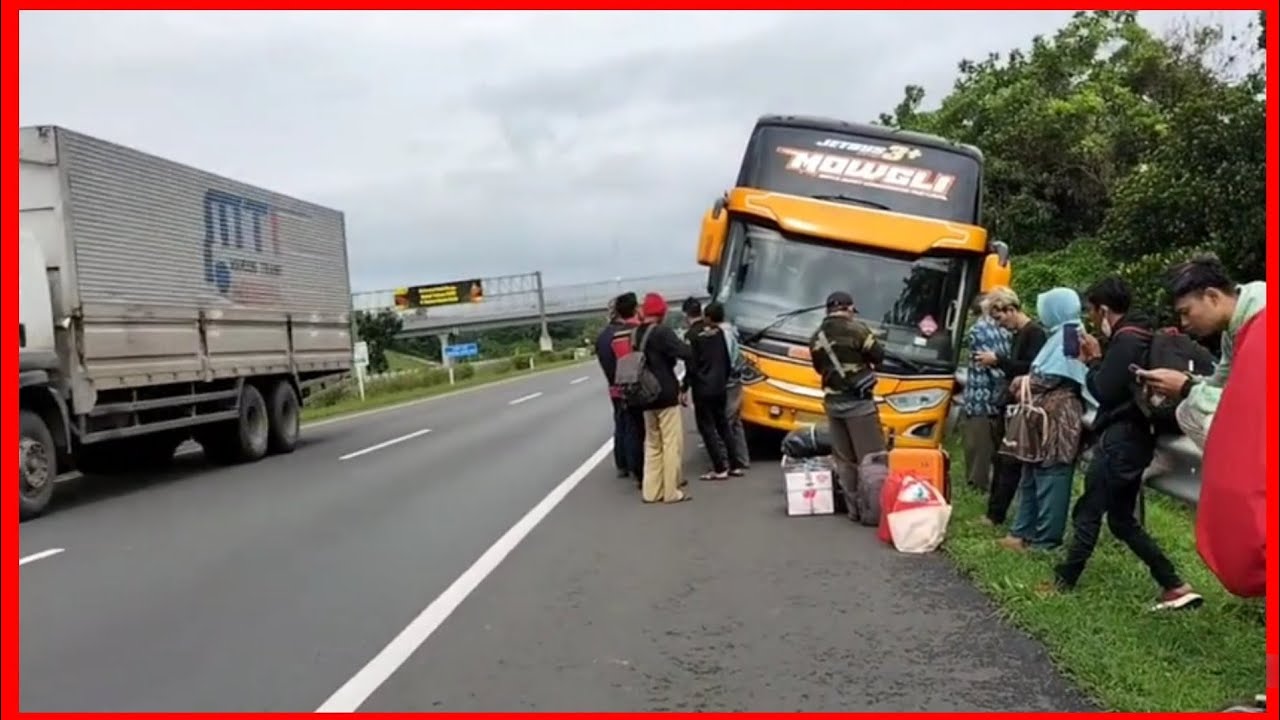 Bus Stj "Mowgli" Insiden di Tol | Laka Bus sudiro tungga jaya ...