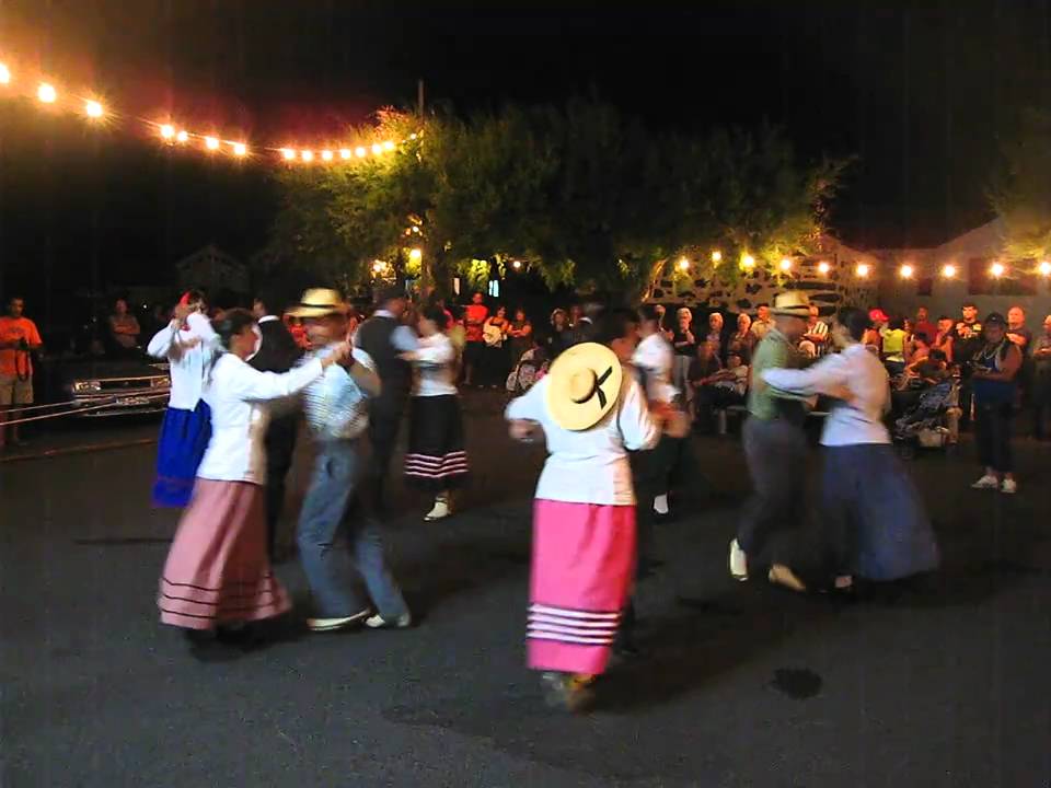 Chamarita - YouTube