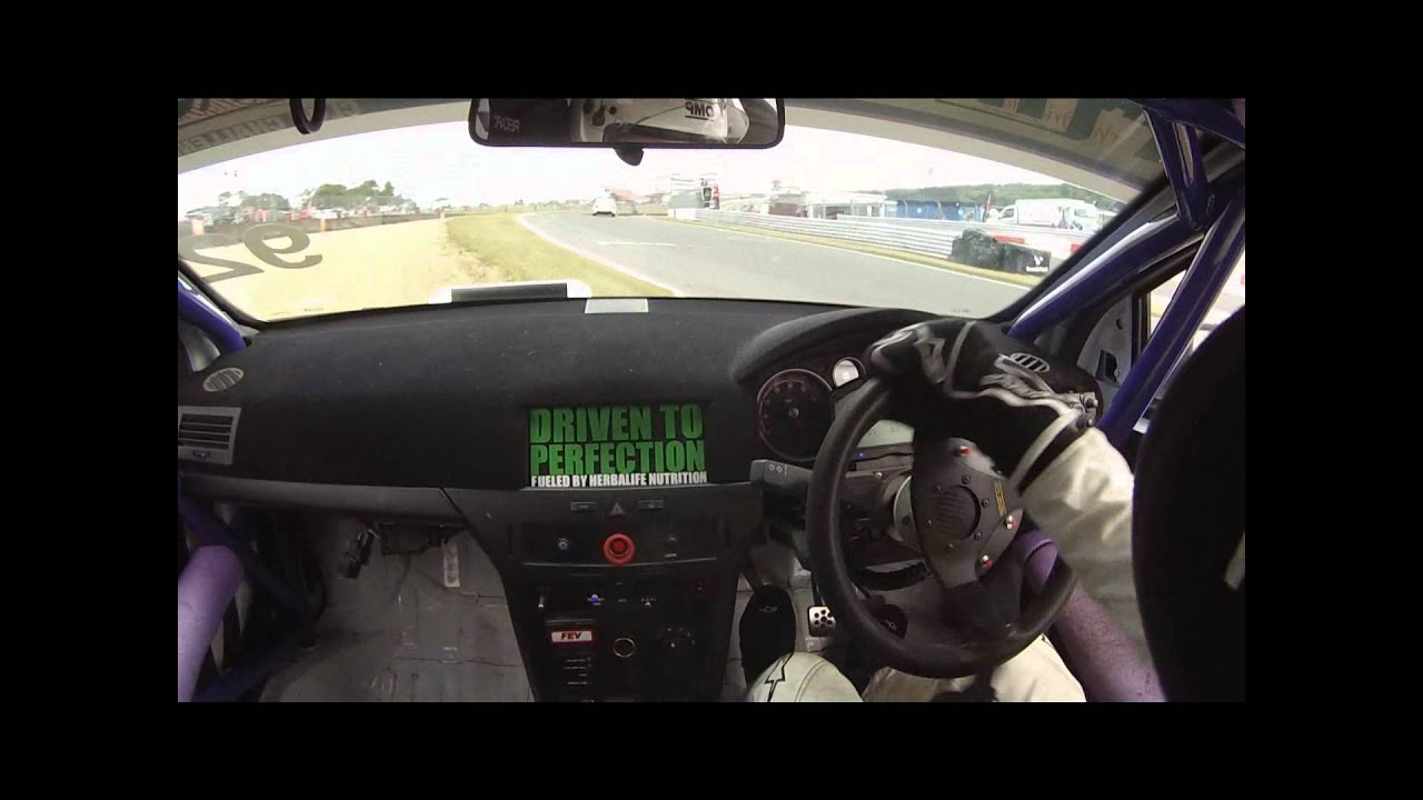 DCC Racing Time Attack 2015 Brands Club FWD Opps moment - YouTube