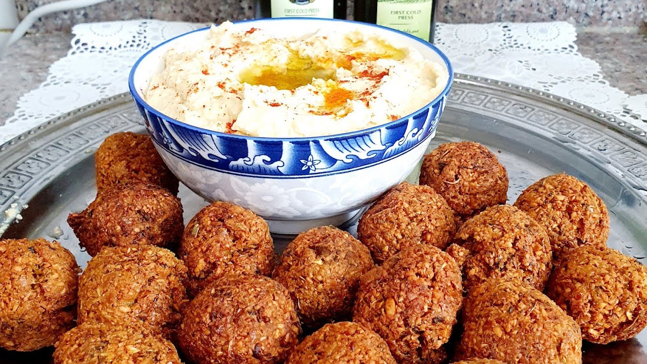 Arabian falafel and hummus - YouTube