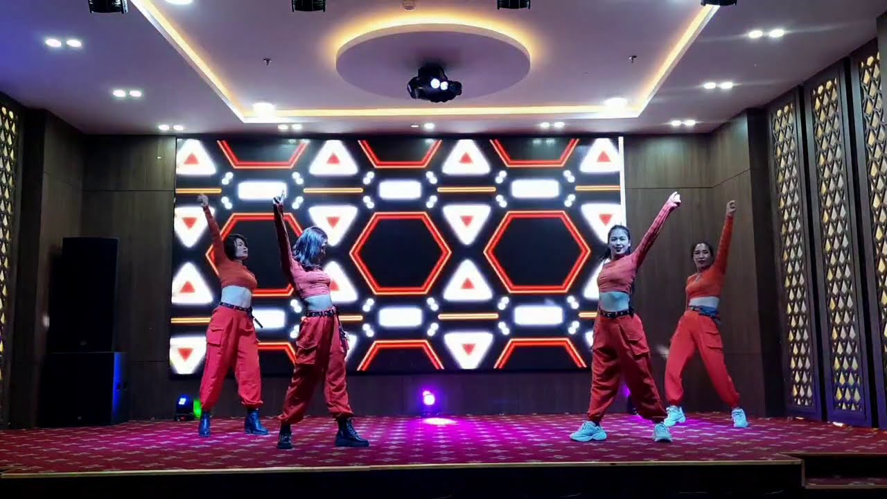 LOVE ME LADIES by Oryane ft Sean Paul | Choreo by Vicky Vuong | HLV ...