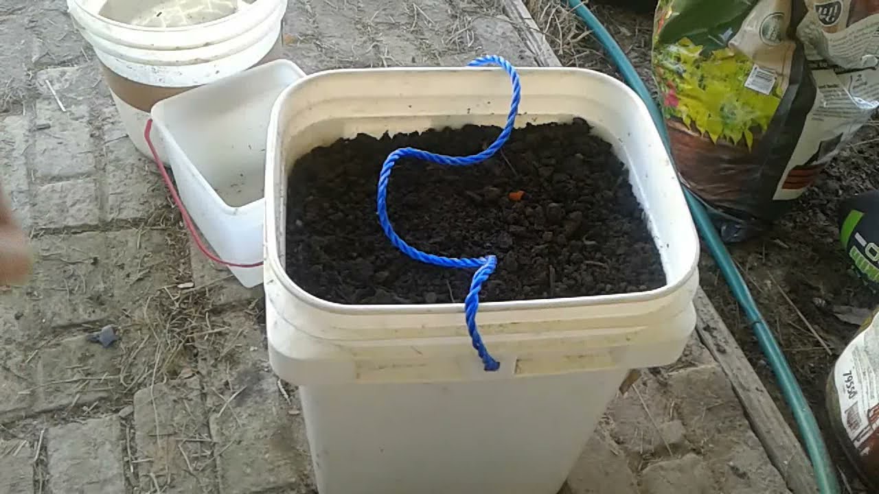 Redneck Repair: How to replace a bucket handle. - YouTube