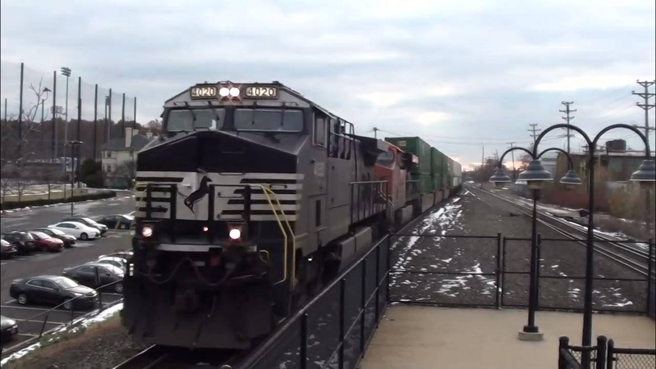NS 4020 Leads a Very Late NS 20W (20W-15) East through Union, NJ with a BNSF Trailing 11/17/2018 ...
