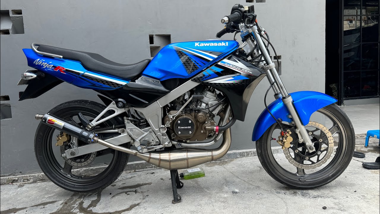 Ninja r 2013 blue candy 4K video - YouTube