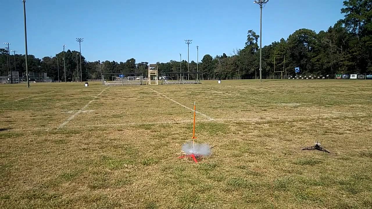 Launch of the Estes Mini Comanche 3 main stage - YouTube