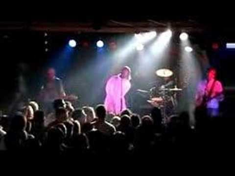 Oasis Tribute Bands: Definitely Mightbe - YouTube