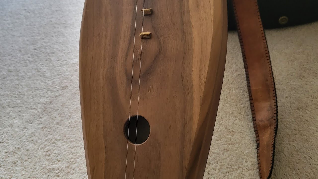 Kudyapi or kudlong or boat lute depending on where you're from... - YouTube