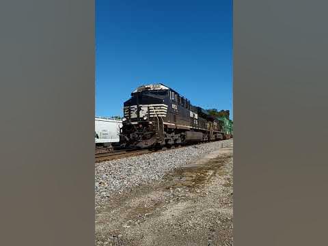 Fantastic Speed "up mtn" Very LONG HORN BLAST "thru downtown" Norfolk Southern #8153 - #27a ...