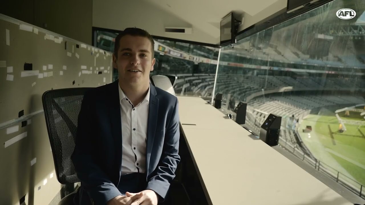 Meet the British commentary sensation Ollie Walker-Peel | AFL - YouTube