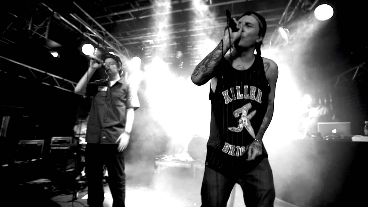 Jaa9&OnklP - Ikke Si Lol (LIVE) - YouTube