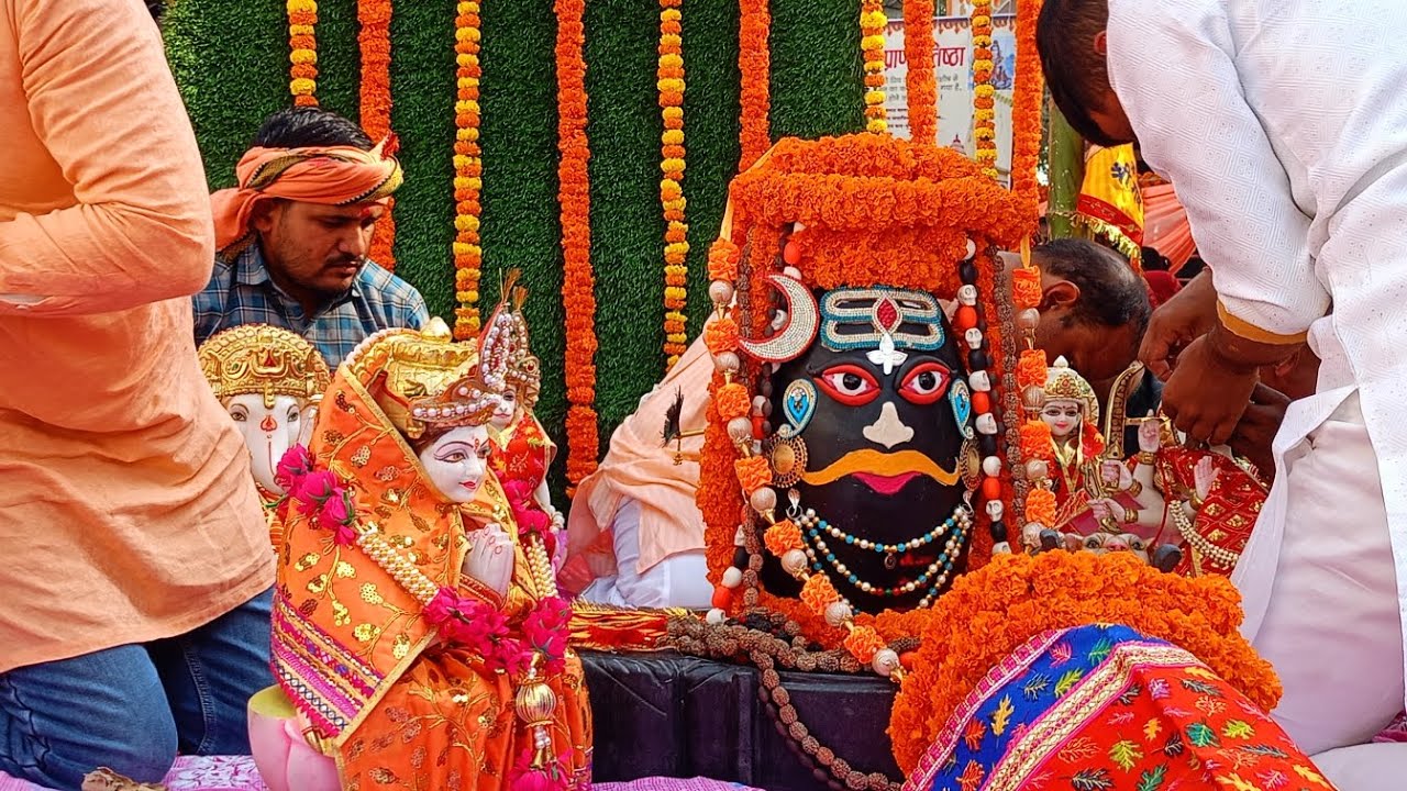 body anasuya Baba aasan lagao khane ka jo hai Baba batao - YouTube