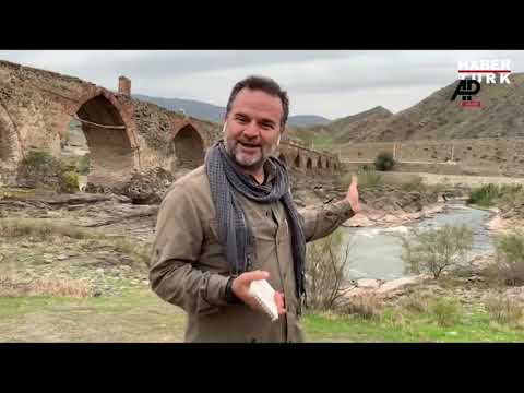 “Aras’ı ayırdılar, Kum ile doldurdular; Ben senden ayrılmazdım, Zor ile ayırdılar