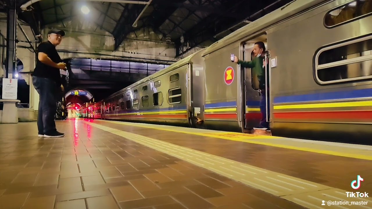 Tren Khas My Sawadee - YouTube