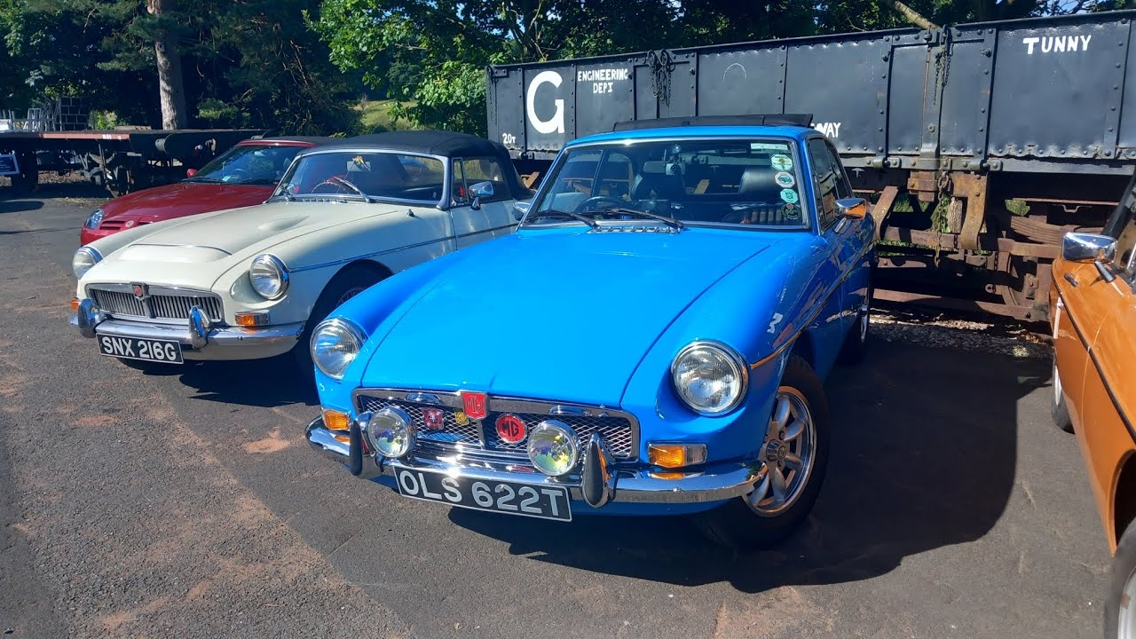 Classic Cars at Arley Station, SVR Transport Festival - YouTube