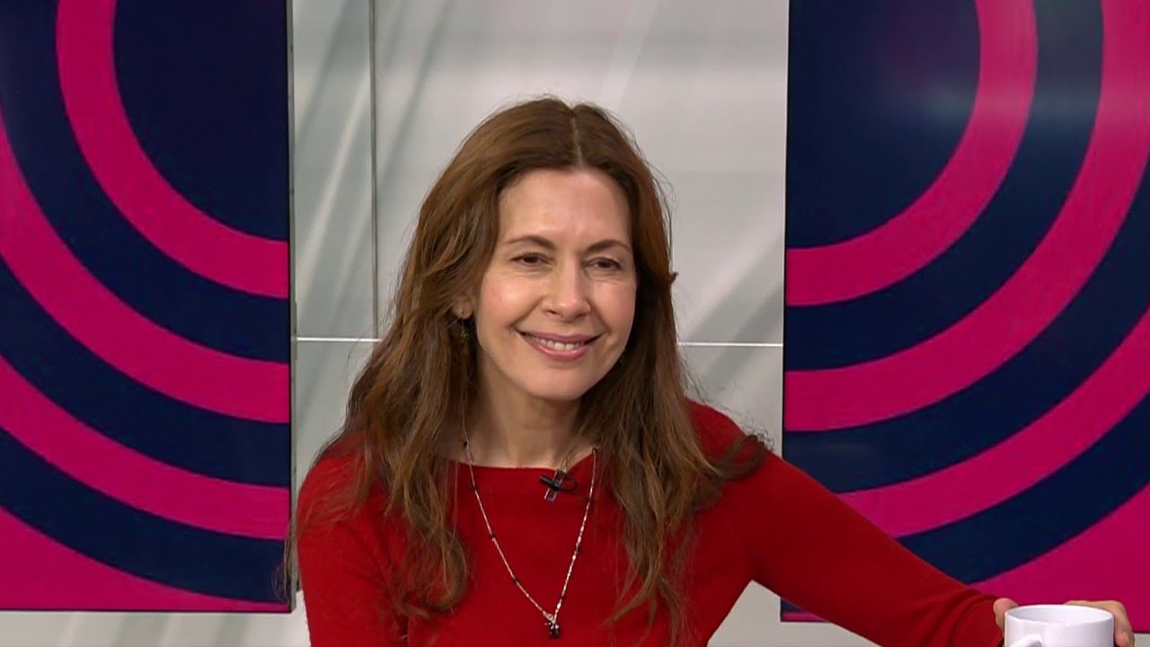Dedicated To Change: Jessica Hecht | New York Live TV - YouTube