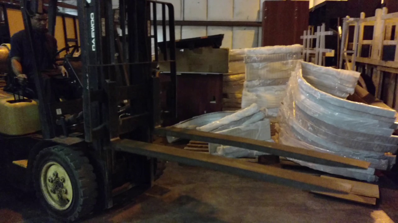Lot 111 Daewoo G20S Fork Lift Operating - YouTube
