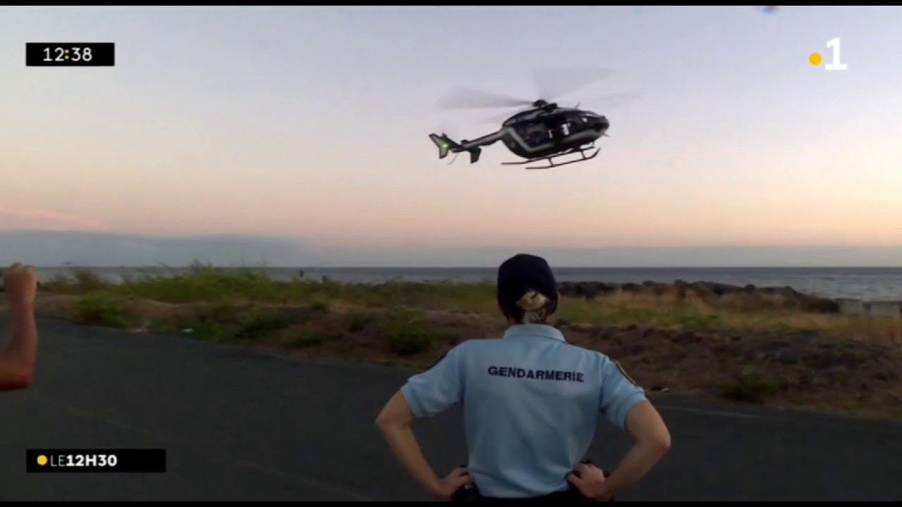 La brigade de surveillance du littoral surveille la mer depuis les airs ...