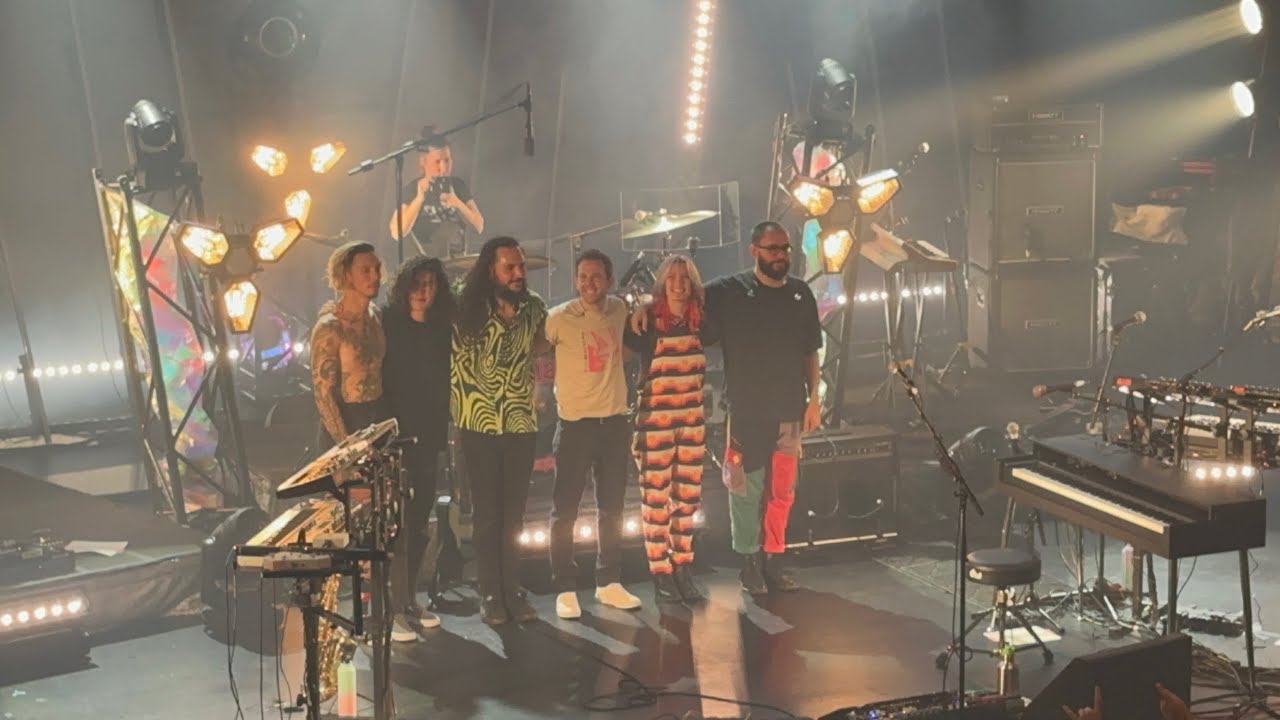 M83 Live Montréal - YouTube