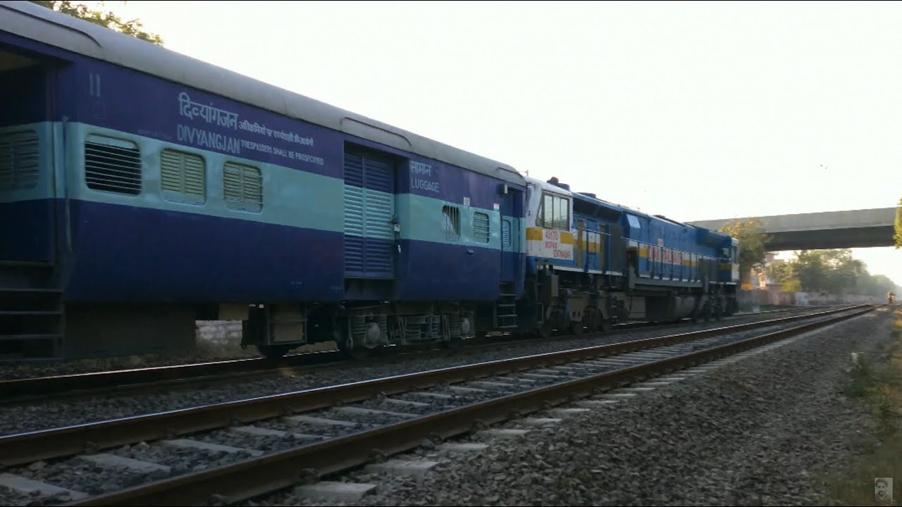 Blue Train in Full Speed *05013 Jaisalmer - Kathgodam Ranikhet Express ...